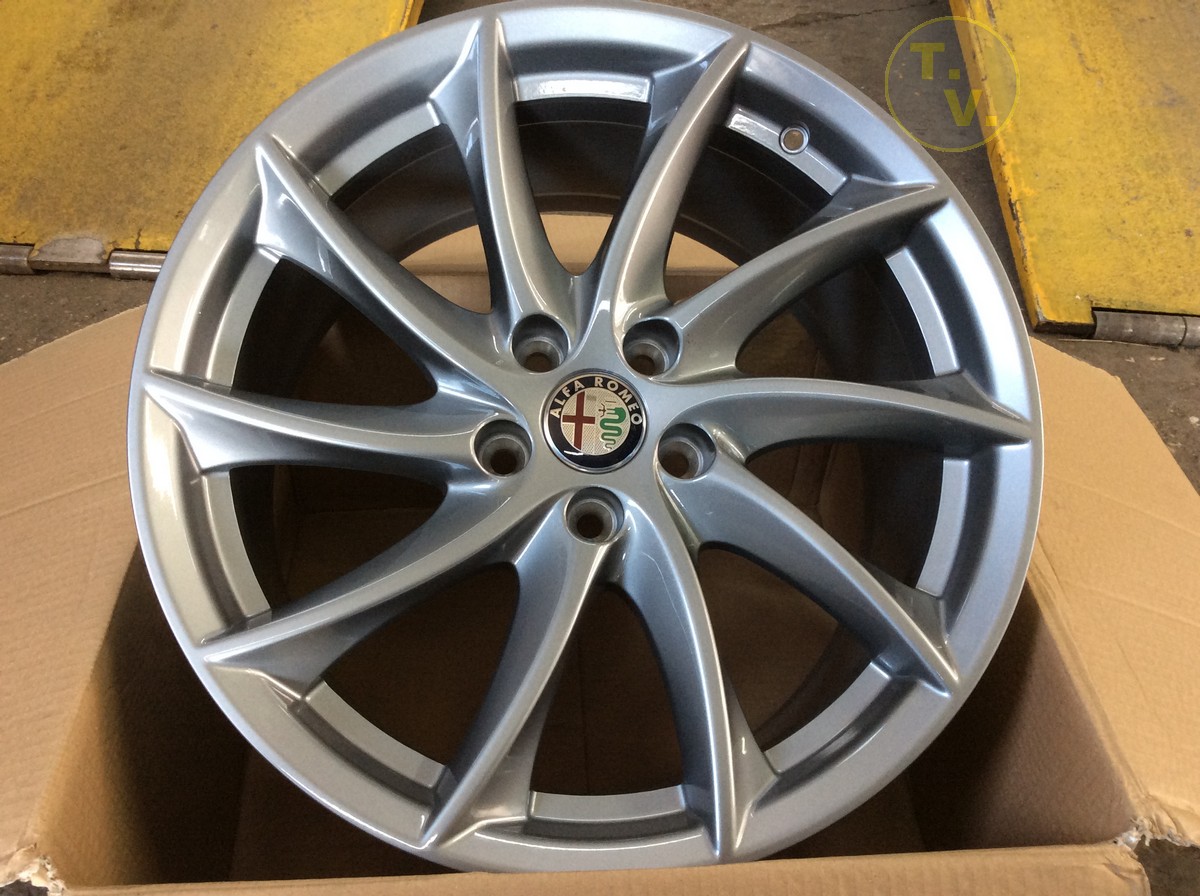 F902 4 cerchi in lega ORIGINALI DEMONTATI DOPPIA MISURA 18 pollici ALFA ...